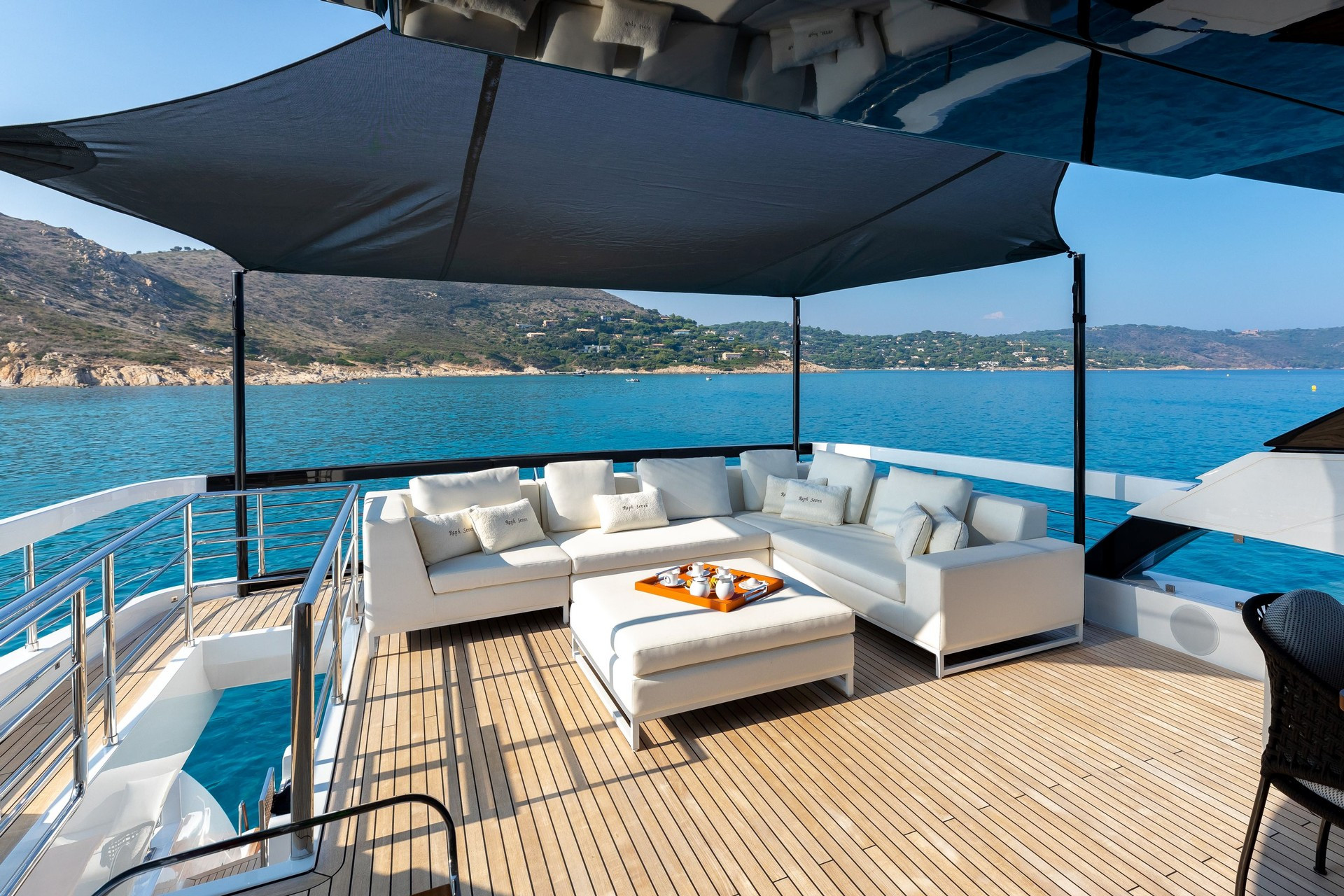 Yacht RAPH SEVEN II, Riva | CHARTERWORLD Luxury Superyacht Charters
